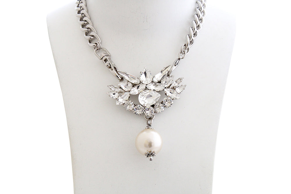LUMIERE DYNASTY CRYSTAL EYE & PEARL NECKLACE – HOUSE OF EMMANUELE