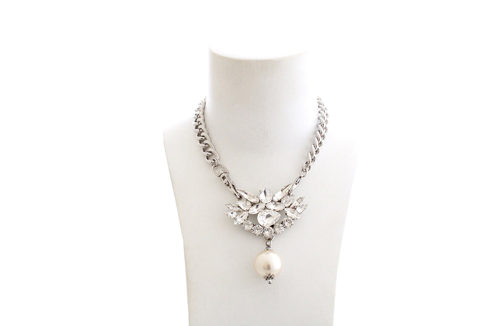 LUMIERE DYNASTY CRYSTAL EYE & PEARL NECKLACE – HOUSE OF EMMANUELE